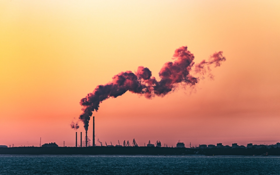 Σε μείωση των εκπομπών CO2 κατά 90% μέχρι το 2040 προσβλέπει η ΕΕ